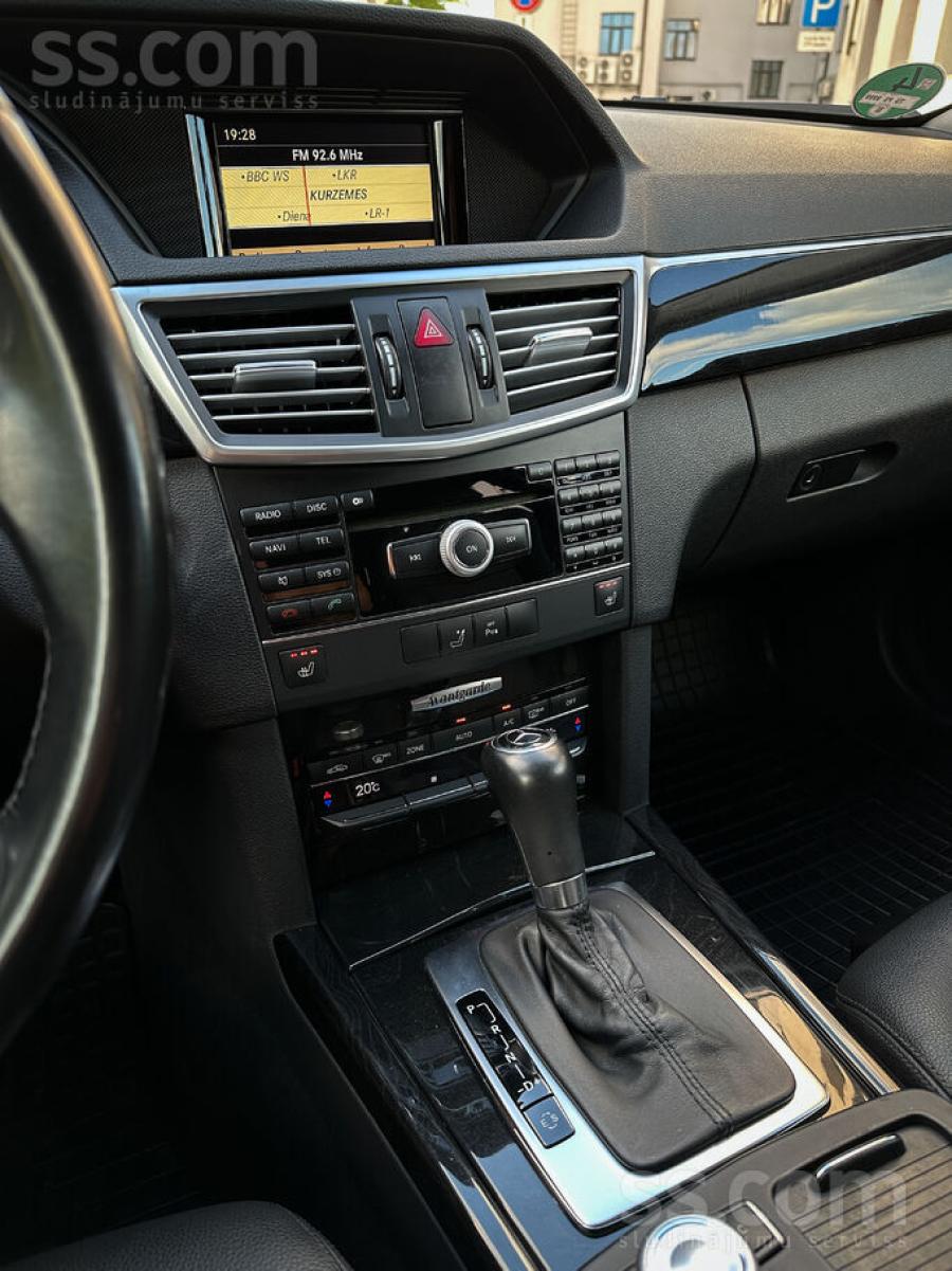 Pelēks Mercedes-Benz e-200 2011 Rīga, ar dzinēja tilpumu 2.10 L un nobraukumu 0 tūkst. km par 8200 €, foto 19 vietnē AUTOMOTO.COM.LV