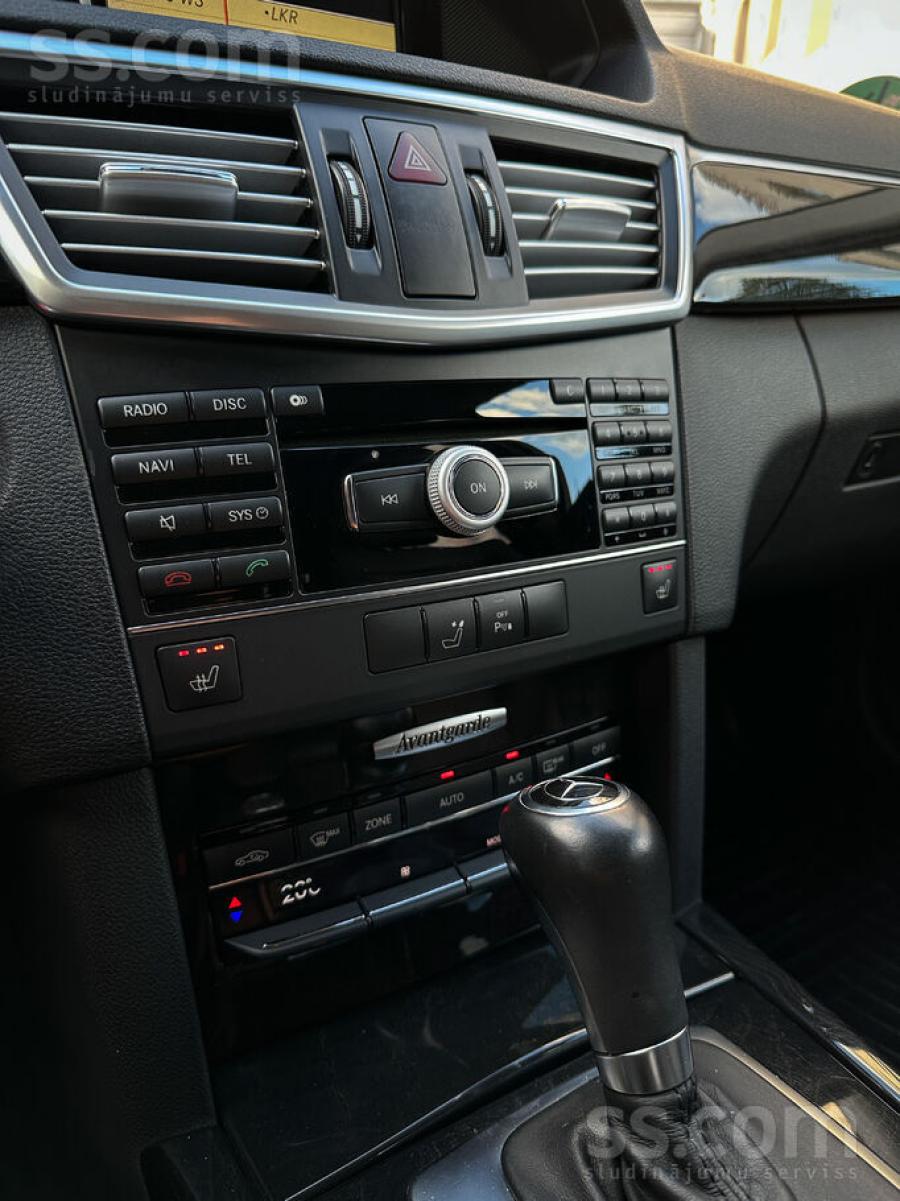 Pelēks Mercedes-Benz e-200 2011 Rīga, ar dzinēja tilpumu 2.10 L un nobraukumu 0 tūkst. km par 8200 €, foto 20 vietnē AUTOMOTO.COM.LV