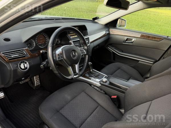 Pelēks Mercedes-Benz e-200 2011 Rīga, ar dzinēja tilpumu 2.20 L un nobraukumu 514 tūkst. km par 5000 €, foto 6 vietnē AUTOMOTO.COM.LV