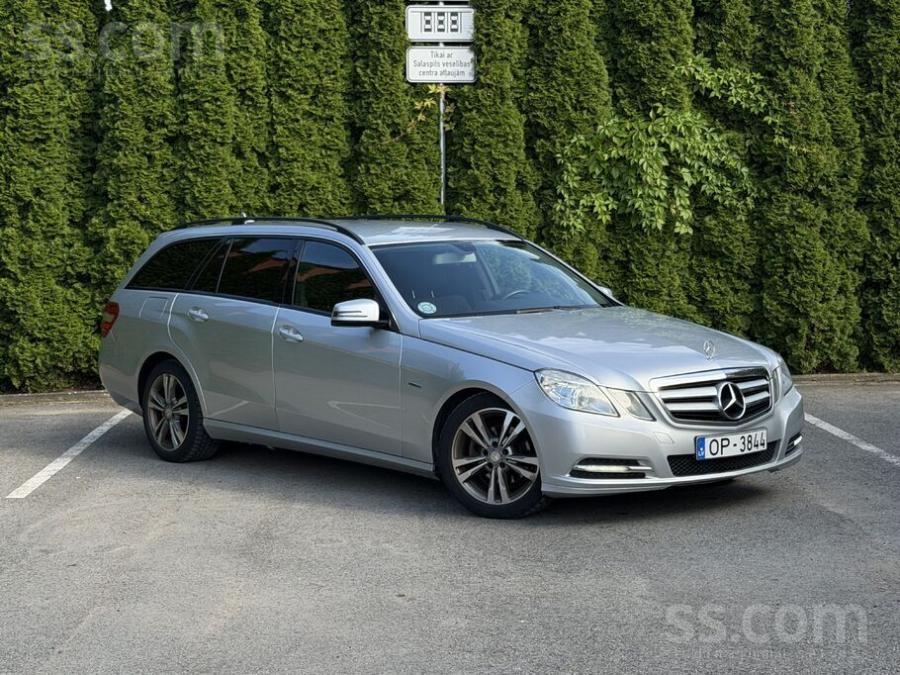 Grey Mercedes-Benz e-200 2011 in Riga, with an engine capacity of 2.20 L and mileage of 514 thousand km for 5000 €, photo 1 on AUTOMOTO.COM.LV