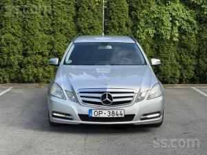 Grey Mercedes-Benz e-200 2011 in Riga, with an engine capacity of 2.20 L and mileage of 514 thousand km for 5000 €, photo 3 on AUTOMOTO.COM.LV