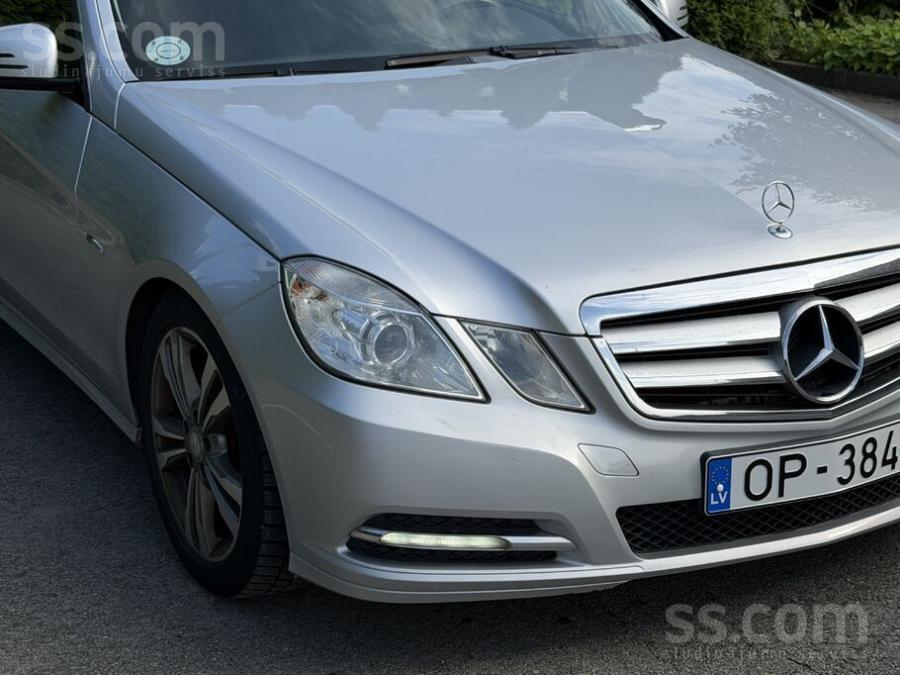 Grey Mercedes-Benz e-200 2011 in Riga, with an engine capacity of 2.20 L and mileage of 514 thousand km for 5000 €, photo 4 on AUTOMOTO.COM.LV