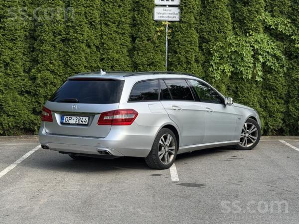 Grey Mercedes-Benz e-200 2011 in Riga, with an engine capacity of 2.20 L and mileage of 514 thousand km for 5000 €, photo 6 on AUTOMOTO.COM.LV