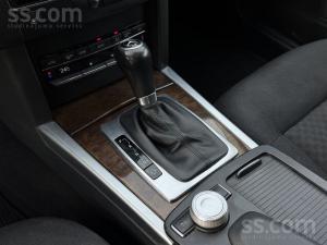 Grey Mercedes-Benz e-200 2011 in Riga, with an engine capacity of 2.20 L and mileage of 514 thousand km for 5000 €, photo 14 on AUTOMOTO.COM.LV