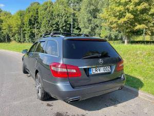 Серый Мерседес E 200 2011 в Вильнюс, объемом двигателя 2.15 л и пробегом 305 тыс. км за 6000 €, фото 4 на AUTOMOTO.COM.LV