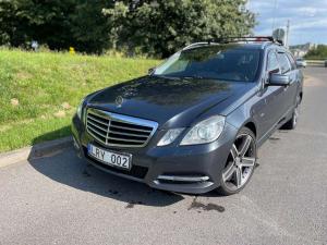 Серый Мерседес E 200 2011 в Вильнюс, объемом двигателя 2.15 л и пробегом 305 тыс. км за 6000 €, фото 6 на AUTOMOTO.COM.LV