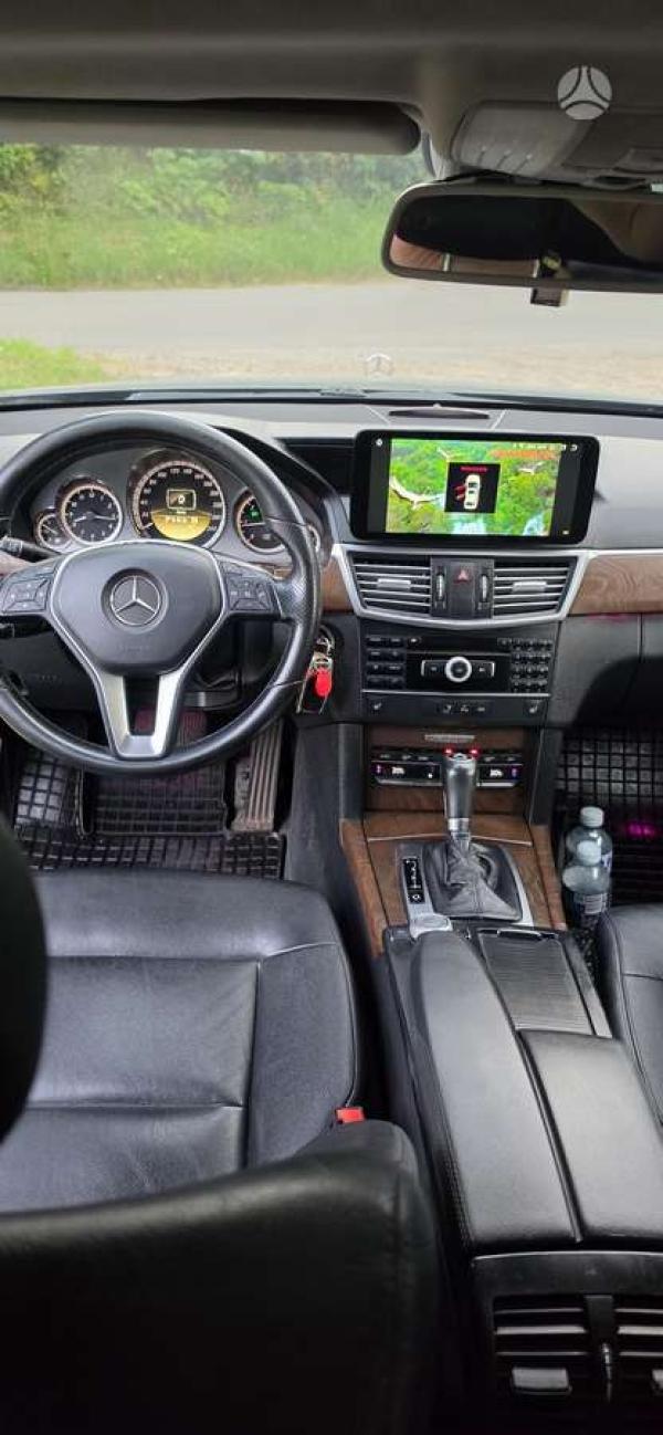 Grey Mercedes-Benz e-200 2011 in Vilnius, with an engine capacity of 2.15 L and mileage of 305 thousand km for 6000 €, photo 9 on AUTOMOTO.COM.LV