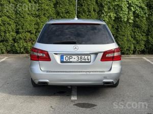 Pelēks Mercedes-Benz e-200 2011 Rīga, ar dzinēja tilpumu 2.20 L un nobraukumu 514 tūkst. km par 4000 €, foto 7 vietnē AUTOMOTO.COM.LV