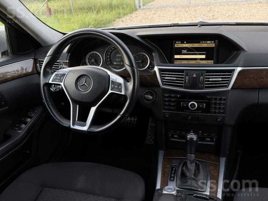 Pelēks Mercedes-Benz e-200 2011 Rīga, ar dzinēja tilpumu 2.20 L un nobraukumu 514 tūkst. km par 4000 €, foto 14 vietnē AUTOMOTO.COM.LV