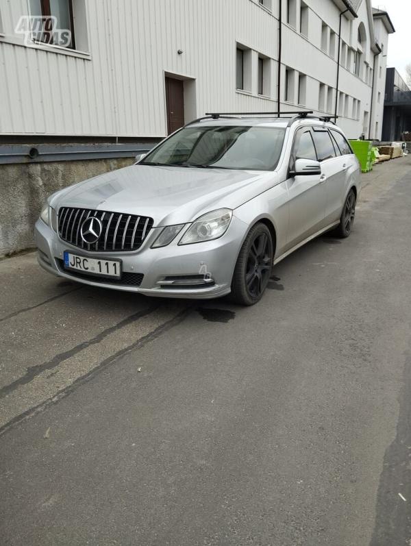 Pelēks Mercedes-Benz e-200 2012 Viļņa, ar dzinēja tilpumu 2.10 L un nobraukumu 318 tūkst. km par 6700 €, foto 8 vietnē AUTOMOTO.COM.LV
