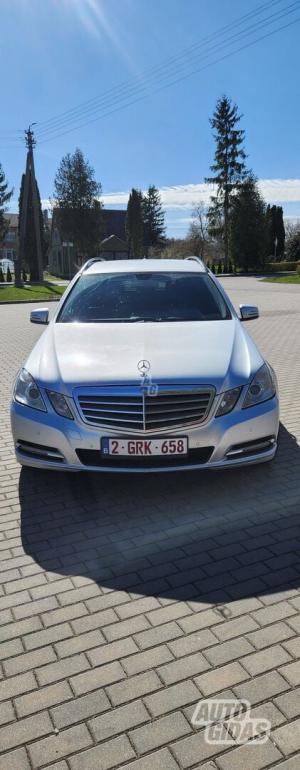 Pelēks Mercedes-Benz e-200 2012 Viļņa, ar dzinēja tilpumu 2.10 L un nobraukumu 206 tūkst. km par 5399 €, foto 3 vietnē AUTOMOTO.COM.LV