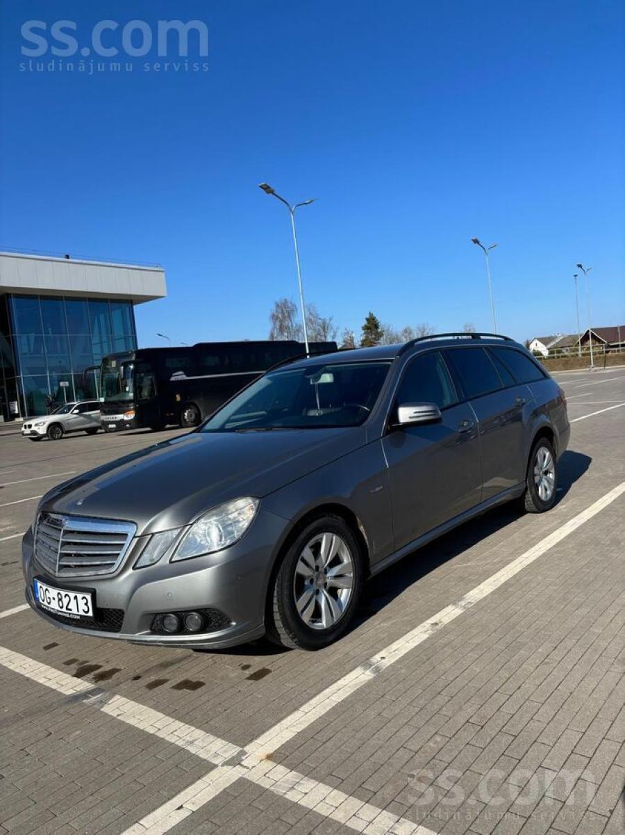 Серый Мерседес E 200 2012 в Резекне, объемом двигателя 2.00 л и пробегом 0 тыс. км за 5500 €, фото 3 на AUTOMOTO.COM.LV