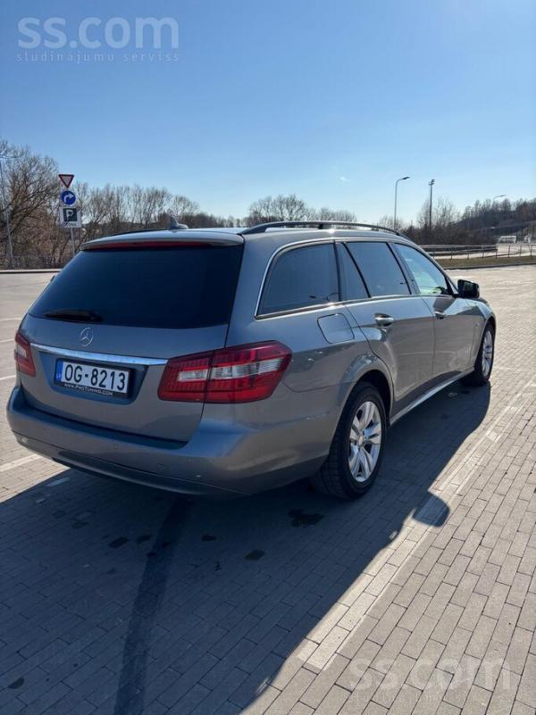 Серый Мерседес E 200 2012 в Резекне, объемом двигателя 2.00 л и пробегом 0 тыс. км за 5500 €, фото 4 на AUTOMOTO.COM.LV