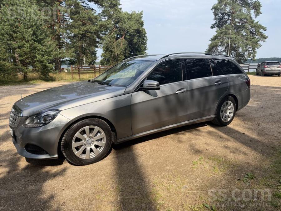Grey Mercedes-Benz e-200 2013 in Daugavpils, with an engine capacity of 2.20 L and mileage of 267 thousand km for 8300 €, photo 4 on AUTOMOTO.COM.LV