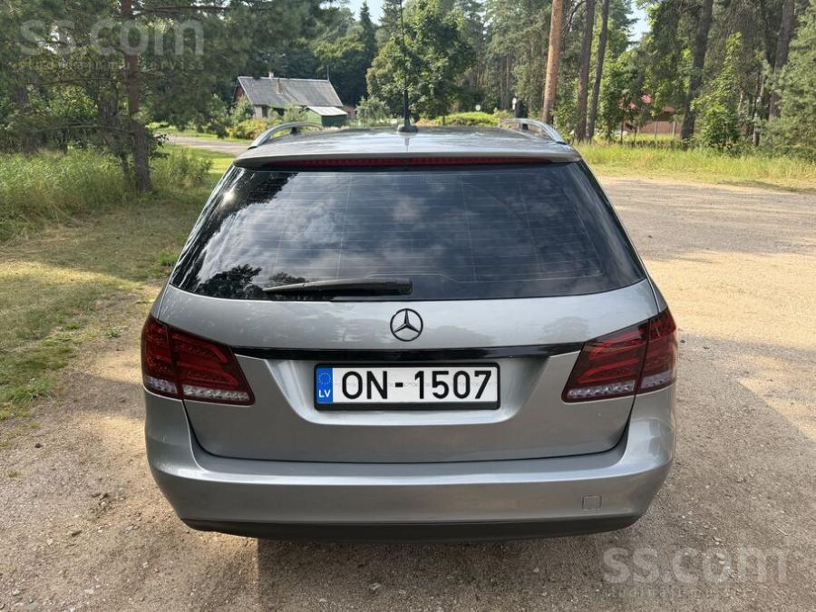 Grey Mercedes-Benz e-200 2013 in Daugavpils, with an engine capacity of 2.20 L and mileage of 267 thousand km for 8300 €, photo 5 on AUTOMOTO.COM.LV