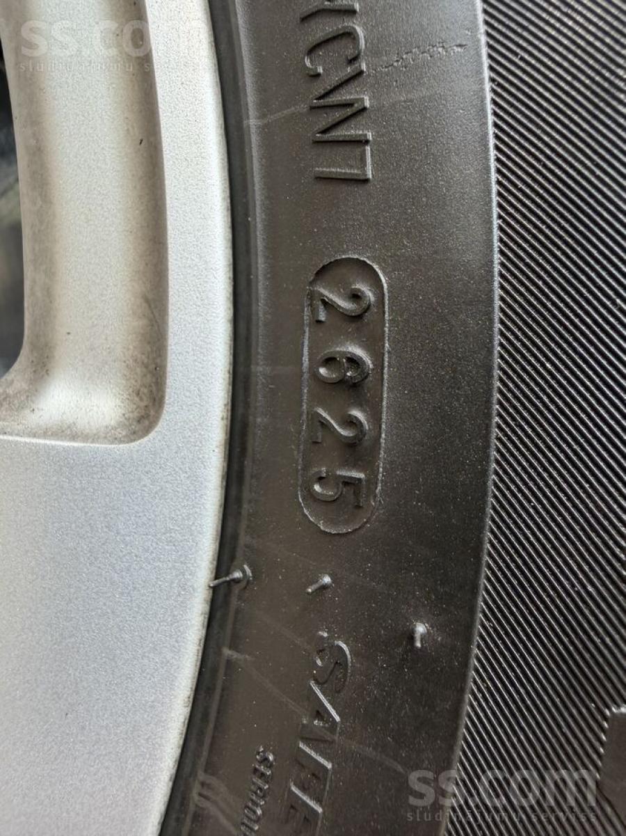 Grey Mercedes-Benz e-200 2013 in Daugavpils, with an engine capacity of 2.20 L and mileage of 267 thousand km for 8300 €, photo 6 on AUTOMOTO.COM.LV