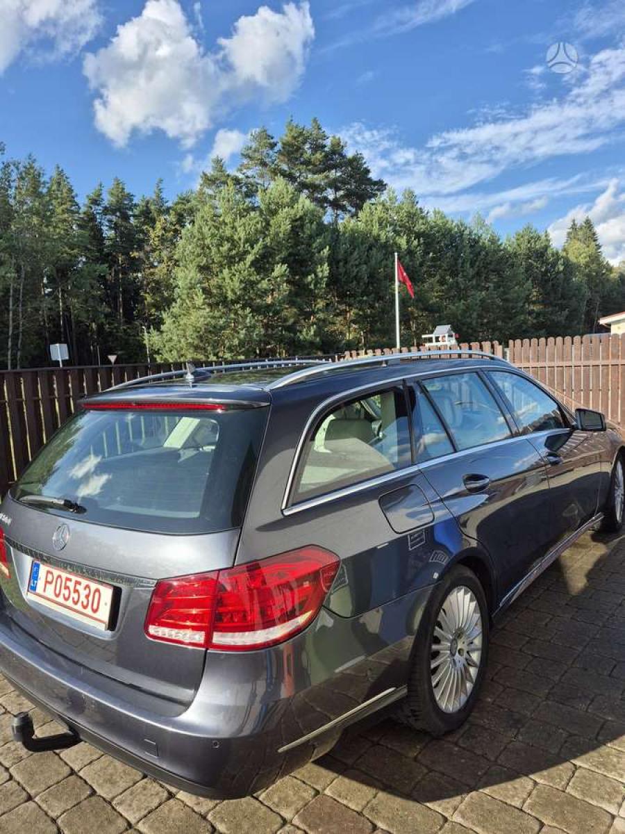 Серый Мерседес E 200 2013 в Вильнюс, объемом двигателя 1.99 л и пробегом 205 тыс. км за 9750 €, фото 7 на AUTOMOTO.COM.LV