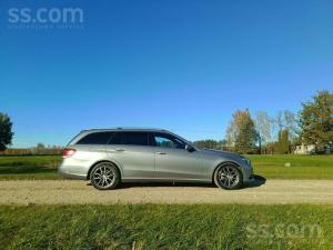 Серый Мерседес E 200 2013 в Бауска, объемом двигателя 2.20 л и пробегом 281 тыс. км за 10000 €, фото 4 на AUTOMOTO.COM.LV