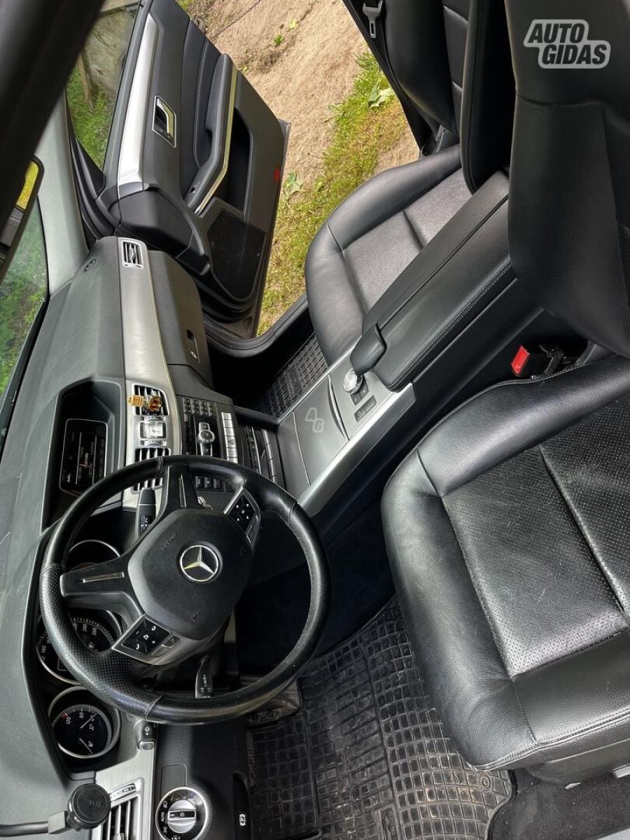 Grey Mercedes-Benz e-200 2014 in Vilkaviskis, with an engine capacity of 2.10 L and mileage of 446 thousand km for 5750 €, photo 8 on AUTOMOTO.COM.LV