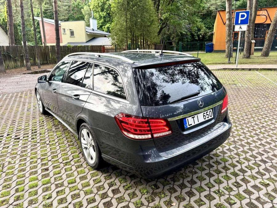 Серый Мерседес E 200 2014 в Каунас, объемом двигателя 2.10 л и пробегом 390 тыс. км за 6800 €, фото 5 на AUTOMOTO.COM.LV