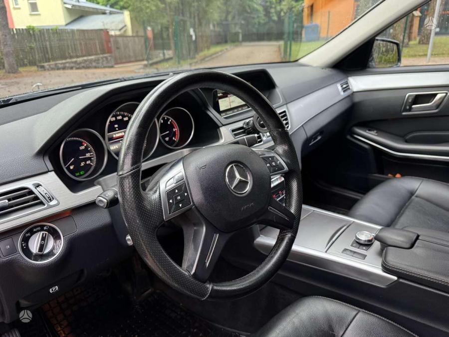 Серый Мерседес E 200 2014 в Каунас, объемом двигателя 2.10 л и пробегом 390 тыс. км за 6800 €, фото 14 на AUTOMOTO.COM.LV