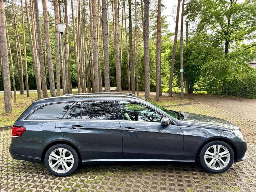 Серый Мерседес E 200 2014 в Каунас, объемом двигателя 2.10 л и пробегом 390 тыс. км за 6800 €, фото 22 на AUTOMOTO.COM.LV
