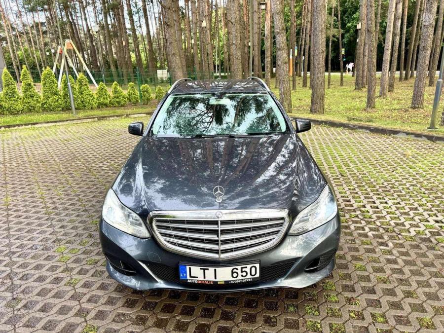 Серый Мерседес E 200 2014 в Каунас, объемом двигателя 2.10 л и пробегом 390 тыс. км за 6800 €, фото 26 на AUTOMOTO.COM.LV