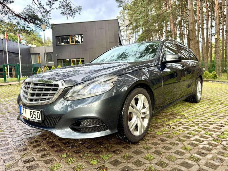 Серый Мерседес E 200 2014 в Каунас, объемом двигателя 2.10 л и пробегом 390 тыс. км за 6800 €, фото 27 на AUTOMOTO.COM.LV