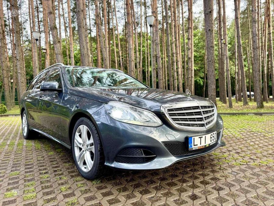 Серый Мерседес E 200 2014 в Каунас, объемом двигателя 2.10 л и пробегом 390 тыс. км за 6800 €, фото 28 на AUTOMOTO.COM.LV