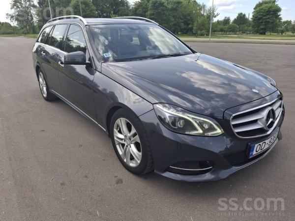 Grey Mercedes-Benz e-200 2016 in Riga, with an engine capacity of 2.20 L and mileage of 0 thousand km for 7500 €, photo 2 on AUTOMOTO.COM.LV