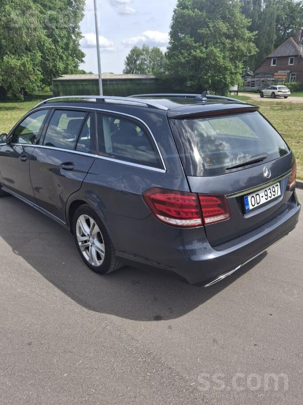 Grey Mercedes-Benz e-200 2016 in Riga, with an engine capacity of 2.20 L and mileage of 0 thousand km for 7500 €, photo 3 on AUTOMOTO.COM.LV