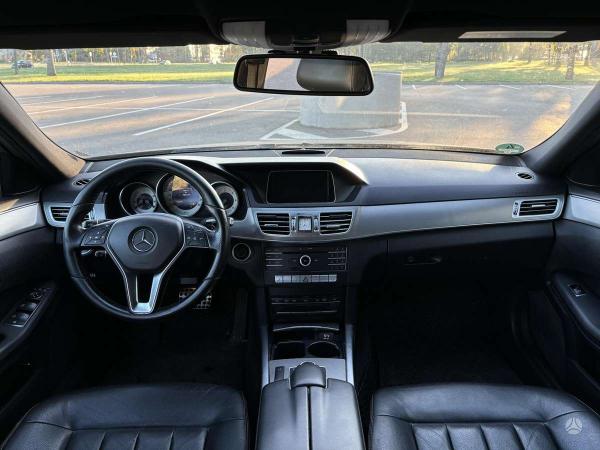 Pelēks Mercedes-Benz e-200 2016 Ukmergė, ar dzinēja tilpumu 2.10 L un nobraukumu 345 tūkst. km par 6600 €, foto 8 vietnē AUTOMOTO.COM.LV
