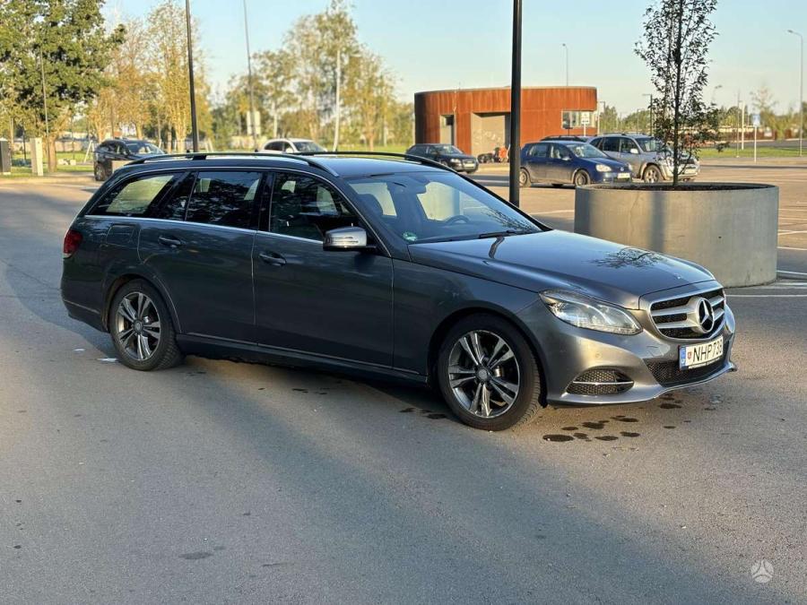 Pelēks Mercedes-Benz e-200 2016 Ukmergė, ar dzinēja tilpumu 2.10 L un nobraukumu 345 tūkst. km par 6600 €, foto 14 vietnē AUTOMOTO.COM.LV