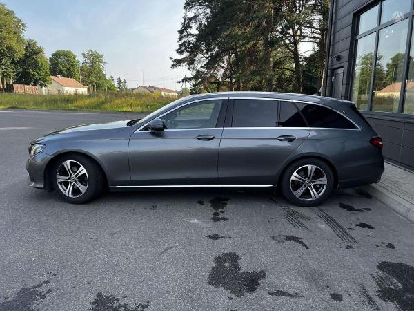 Серый Мерседес E 200 2018 в Утена, объемом двигателя 1.95 л и пробегом 550 тыс. км за 8650 €, фото 3 на AUTOMOTO.COM.LV