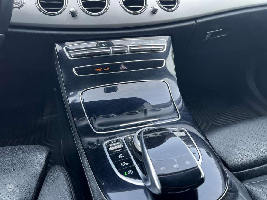 Grey Mercedes-Benz e-200 2018 in Utena, with an engine capacity of 1.95 L and mileage of 550 thousand km for 8650 €, photo 21 on AUTOMOTO.COM.LV