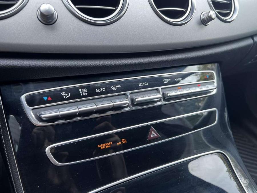 Grey Mercedes-Benz e-200 2018 in Utena, with an engine capacity of 1.95 L and mileage of 550 thousand km for 8650 €, photo 26 on AUTOMOTO.COM.LV