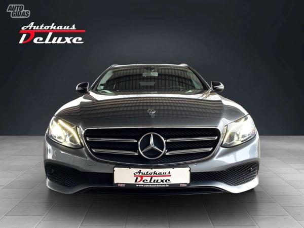 Grey Mercedes-Benz e-200 2019 in Kaunas, with an engine capacity of 2.00 L and mileage of 72 thousand km for 29507 €, photo 2 on AUTOMOTO.COM.LV