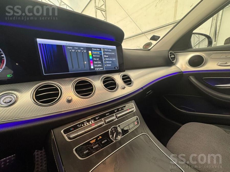 Pelēks Mercedes-Benz e-200 2019 Rīga, ar dzinēja tilpumu 2.00 L un nobraukumu 203 tūkst. km par 17900 €, foto 33 vietnē AUTOMOTO.COM.LV