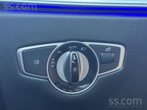 Pelēks Mercedes-Benz e-200 2019 Rīga, ar dzinēja tilpumu 2.00 L un nobraukumu 203 tūkst. km par 17900 €, foto 35 vietnē AUTOMOTO.COM.LV