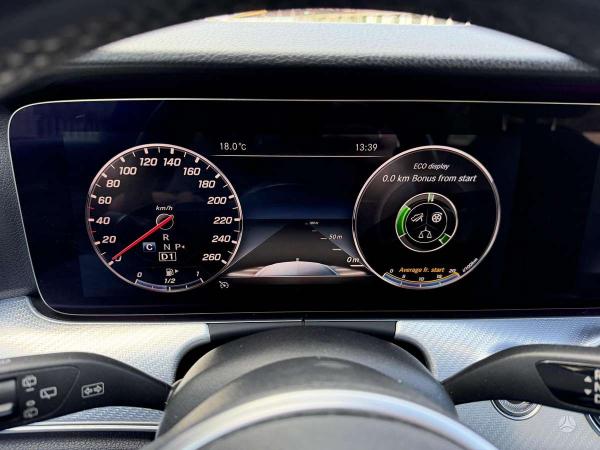 Серый Мерседес E 200 2019 в Вильнюс, объемом двигателя 1.56 л и пробегом 385 тыс. км за 11800 €, фото 3 на AUTOMOTO.COM.LV