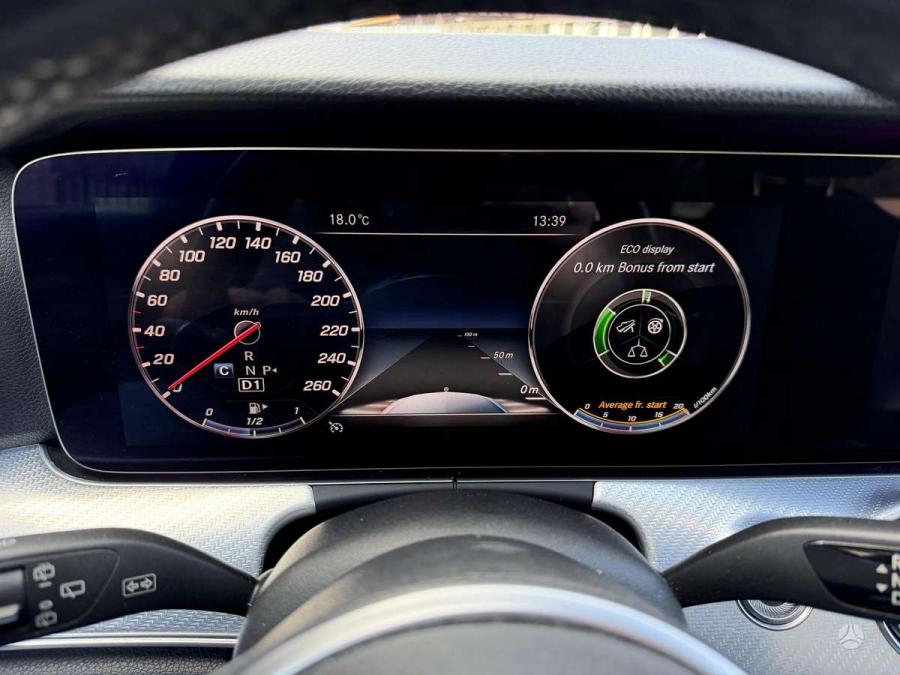 Pelēks Mercedes-Benz e-200 2019 Viļņa, ar dzinēja tilpumu 1.56 L un nobraukumu 385 tūkst. km par 11800 €, foto 3 vietnē AUTOMOTO.COM.LV