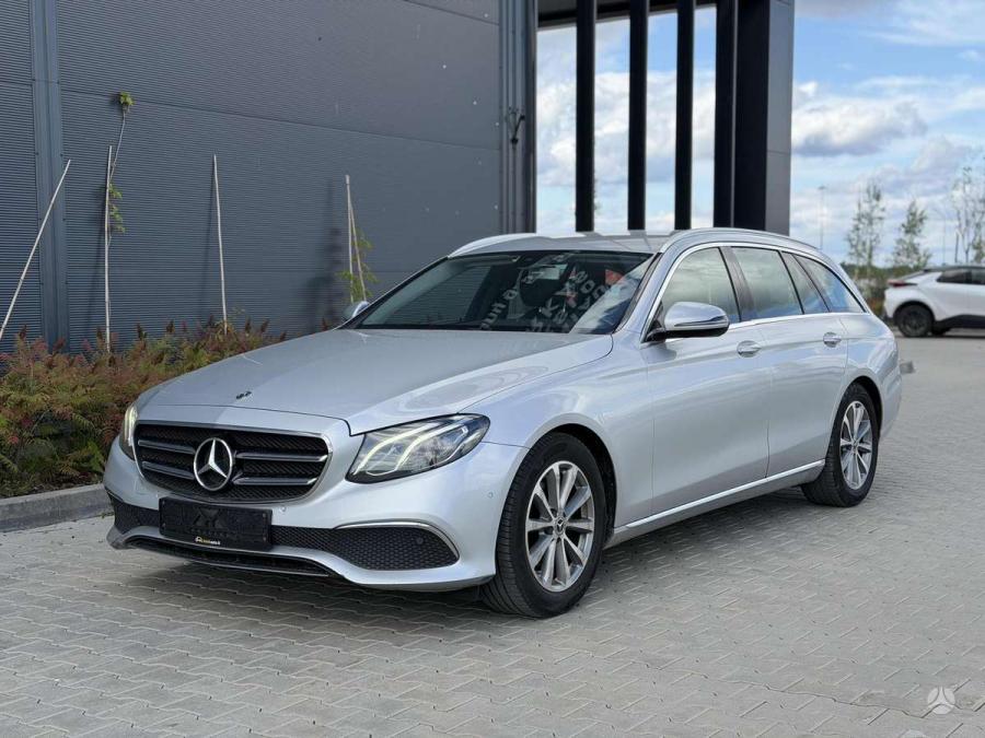 Pelēks Mercedes-Benz e-200 2019 Viļņa, ar dzinēja tilpumu 1.56 L un nobraukumu 385 tūkst. km par 11800 €, foto 12 vietnē AUTOMOTO.COM.LV