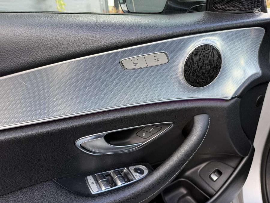 Pelēks Mercedes-Benz e-200 2019 Viļņa, ar dzinēja tilpumu 1.56 L un nobraukumu 385 tūkst. km par 11800 €, foto 17 vietnē AUTOMOTO.COM.LV