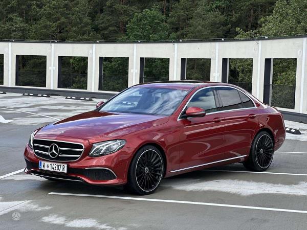 Sarkans Mercedes-Benz e-200 2018 Viļņa, ar dzinēja tilpumu 1.99 L un nobraukumu 228 tūkst. km par 16700 €, foto 2 vietnē AUTOMOTO.COM.LV