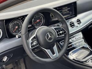 Красный Мерседес E 200 2018 в Вильнюс, объемом двигателя 1.99 л и пробегом 228 тыс. км за 16700 €, фото 15 на AUTOMOTO.COM.LV