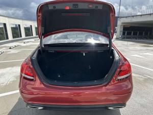 Красный Мерседес E 200 2018 в Вильнюс, объемом двигателя 1.99 л и пробегом 228 тыс. км за 16700 €, фото 35 на AUTOMOTO.COM.LV