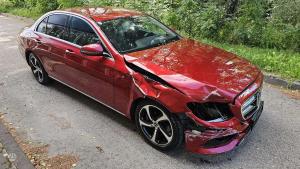 Red Mercedes-Benz e-200 2018 in Kaunas, with an engine capacity of 1.99 L and mileage of 154 thousand km for 12450 €, photo 7 on AUTOMOTO.COM.LV