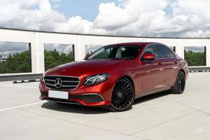 Red Mercedes-Benz e-200 2018 in Vilnius, with an engine capacity of 1.99 L and mileage of 229 thousand km for 14000 €, photo 1 on AUTOMOTO.COM.LV
