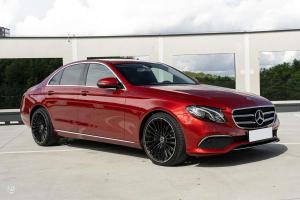 Red Mercedes-Benz e-200 2018 in Vilnius, with an engine capacity of 1.99 L and mileage of 229 thousand km for 14000 €, photo 4 on AUTOMOTO.COM.LV