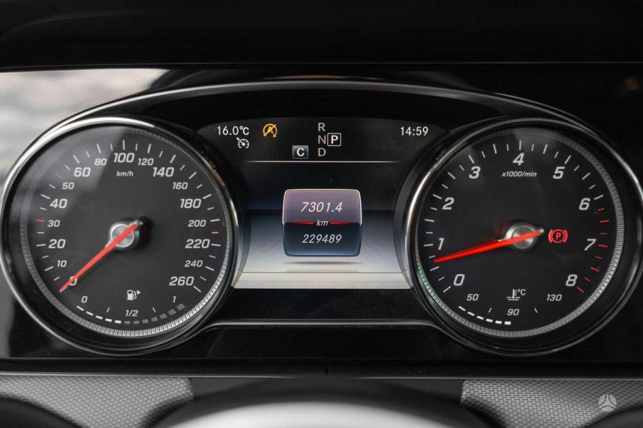 Red Mercedes-Benz e-200 2018 in Vilnius, with an engine capacity of 1.99 L and mileage of 229 thousand km for 14000 €, photo 17 on AUTOMOTO.COM.LV